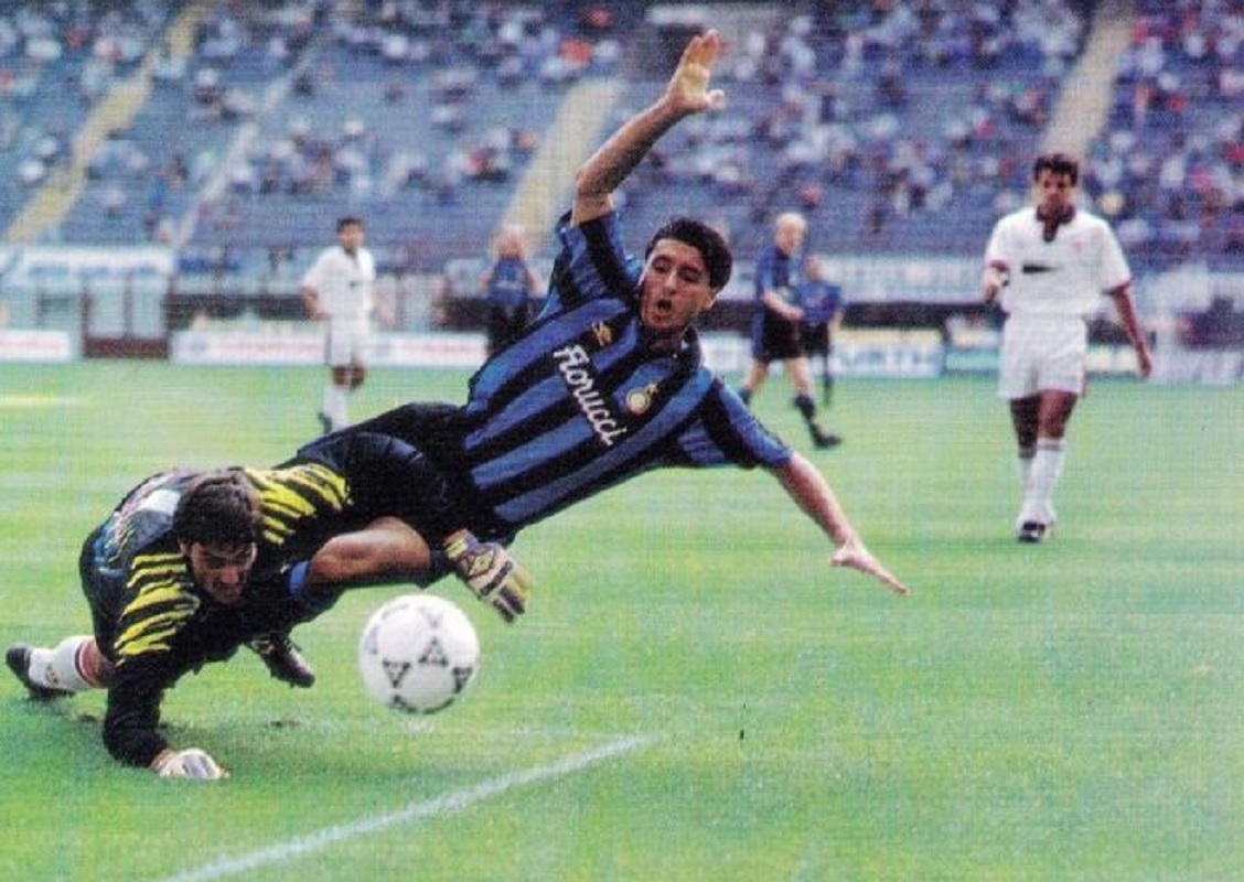 L’attaccante macedone Darko Pancev con la maglia dell’Inter