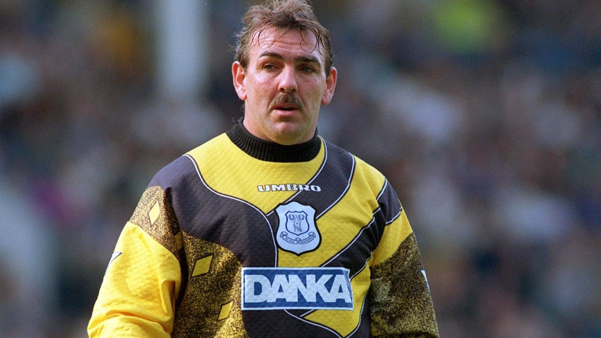 96. Neville SOUTHALL (33 punti)