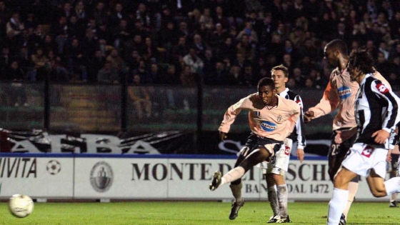 Benjamin ONWUACHI (vs Siena – 25 novembre 2003)